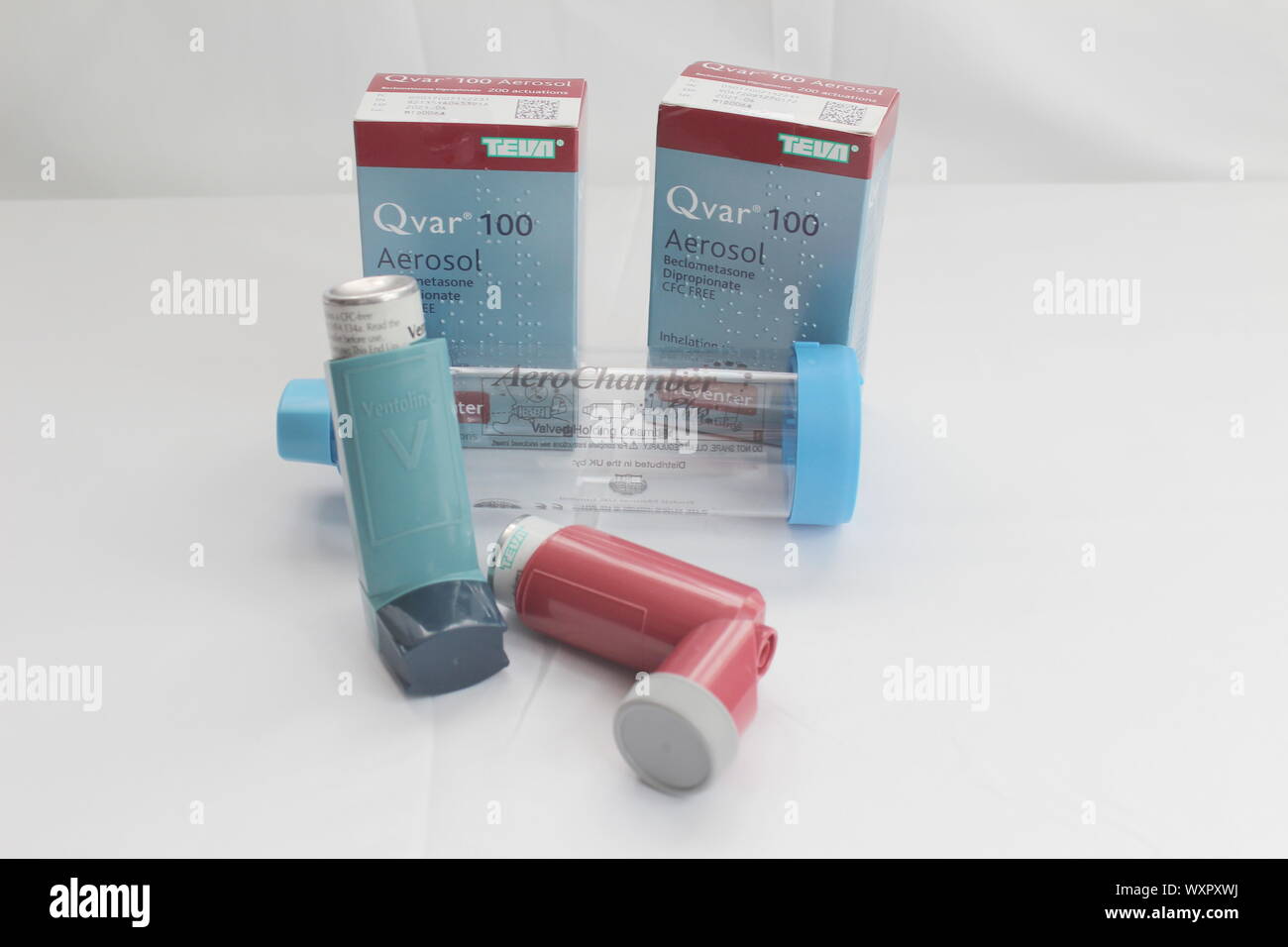 Inhalator puff -Fotos und -Bildmaterial in hoher Auflösung – Alamy