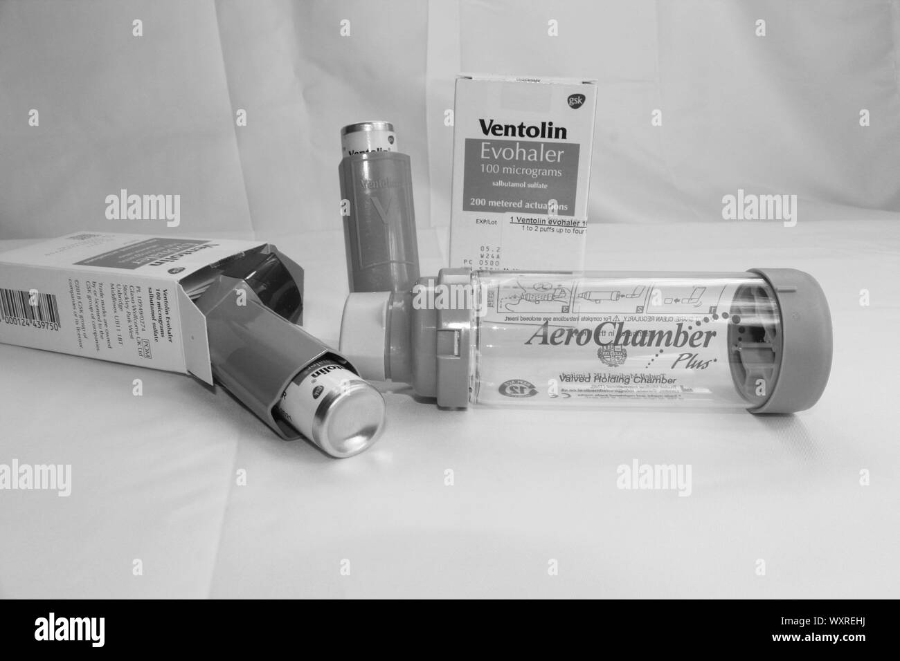 Inhalator puff Schwarzweiß-Stockfotos und -bilder - Alamy