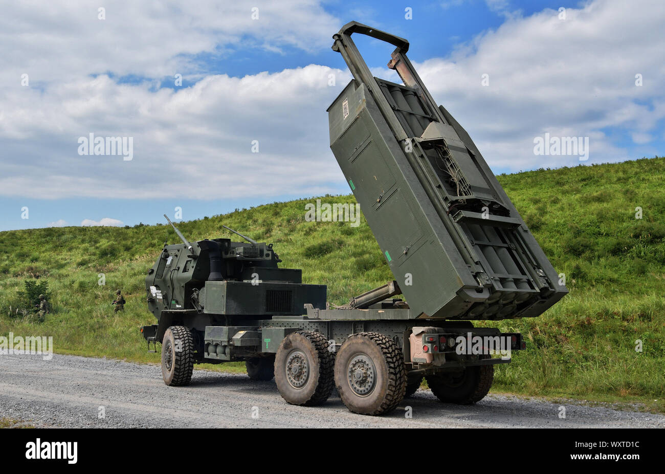 High mobility artillery rocket system -Fotos und -Bildmaterial in hoher ...