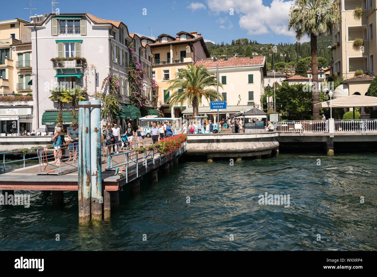 Gardone riviera on lake garda -Fotos und -Bildmaterial in hoher Auflösung – Alamy
