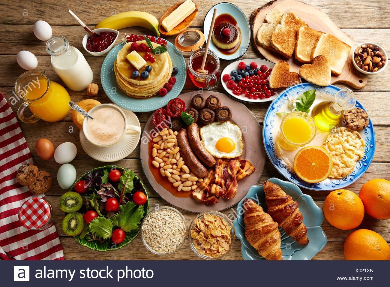 Voller Teller Buffet Essen Stockfotos und -bilder Kaufen - Alamy