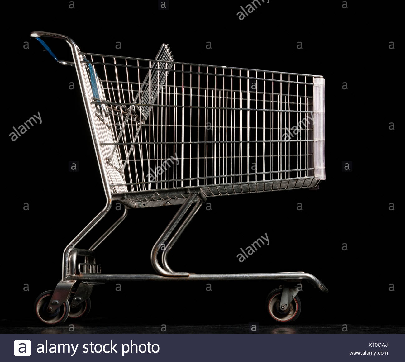 Voller Einkaufswagen Stockfotos und -bilder Kaufen - Alamy