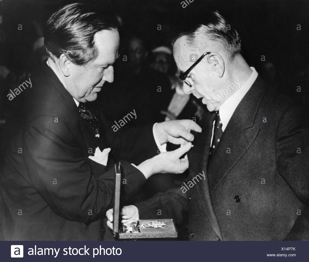 Awarding Of Nobel Prize Stockfotos und -bilder Kaufen - Alamy