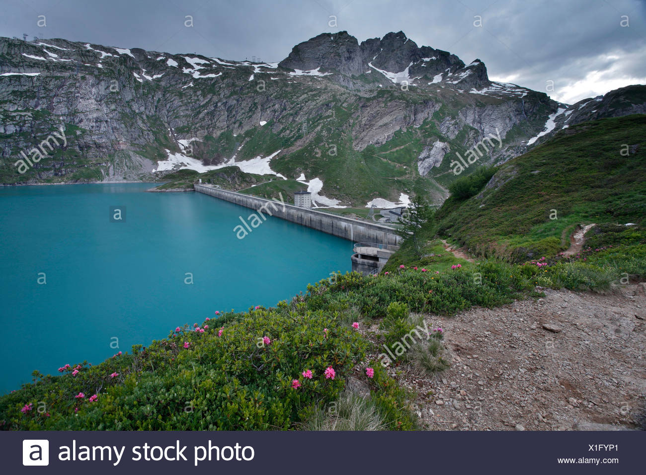Schweizer Stausee Stockfotos und -bilder Kaufen - Alamy