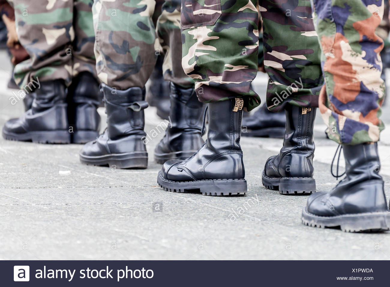 Neo Nazi Boots Stockfotos und -bilder Kaufen - Alamy