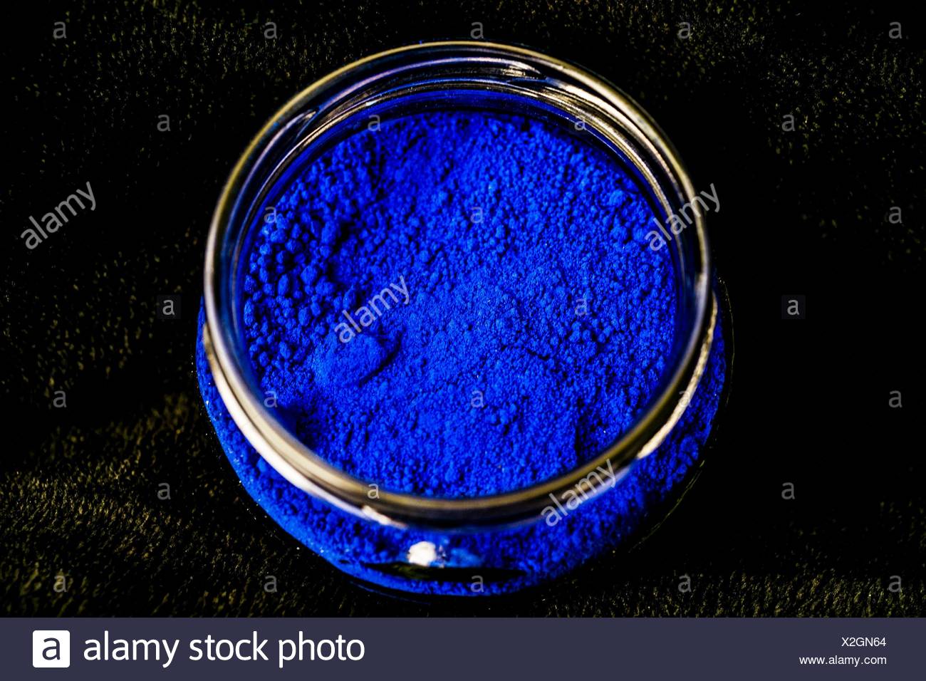 Pigment Indigo Stockfotos und -bilder Kaufen - Alamy