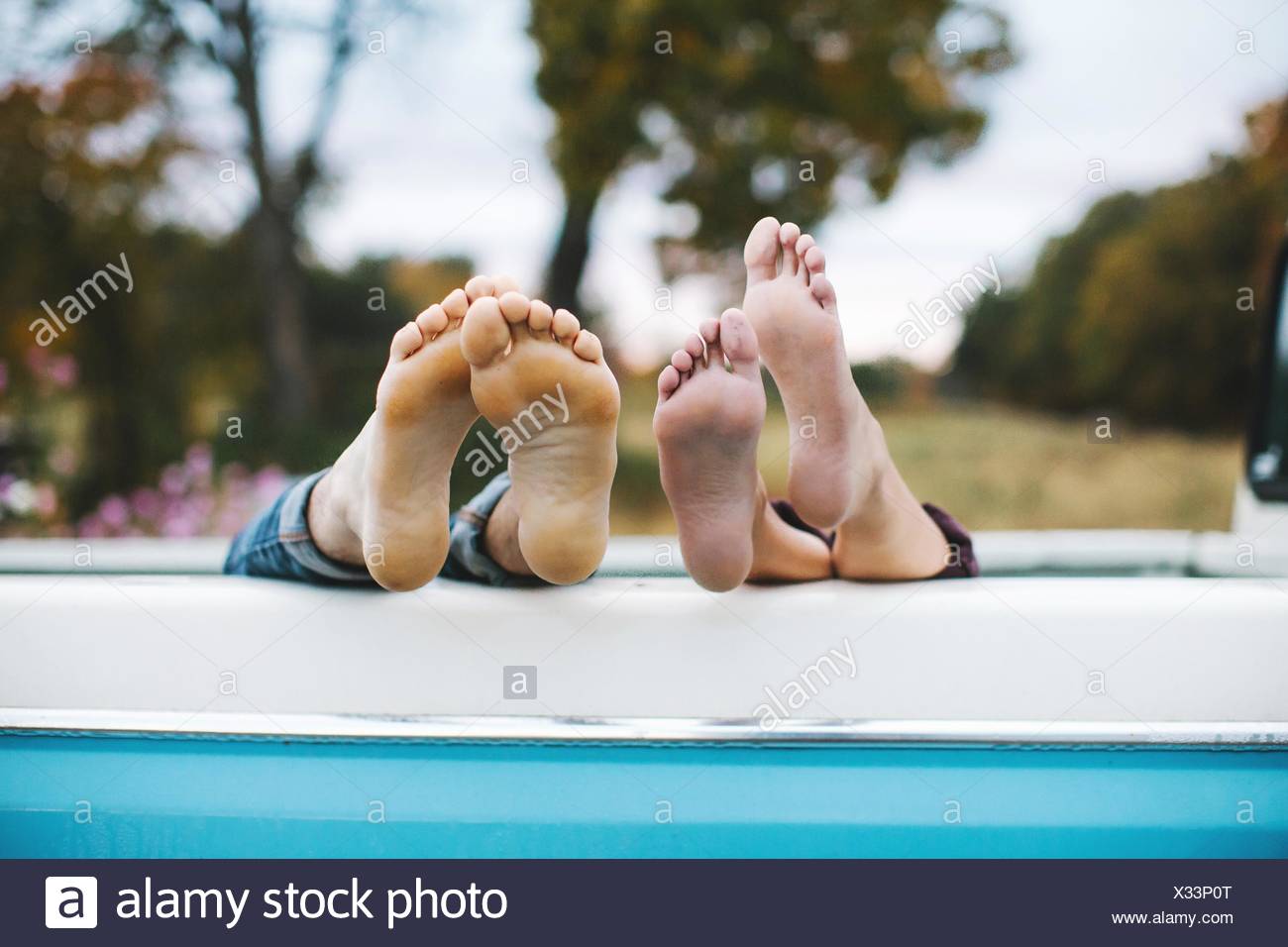 Barfuß Auf Der Straße Stockfotos und -bilder Kaufen - Alamy