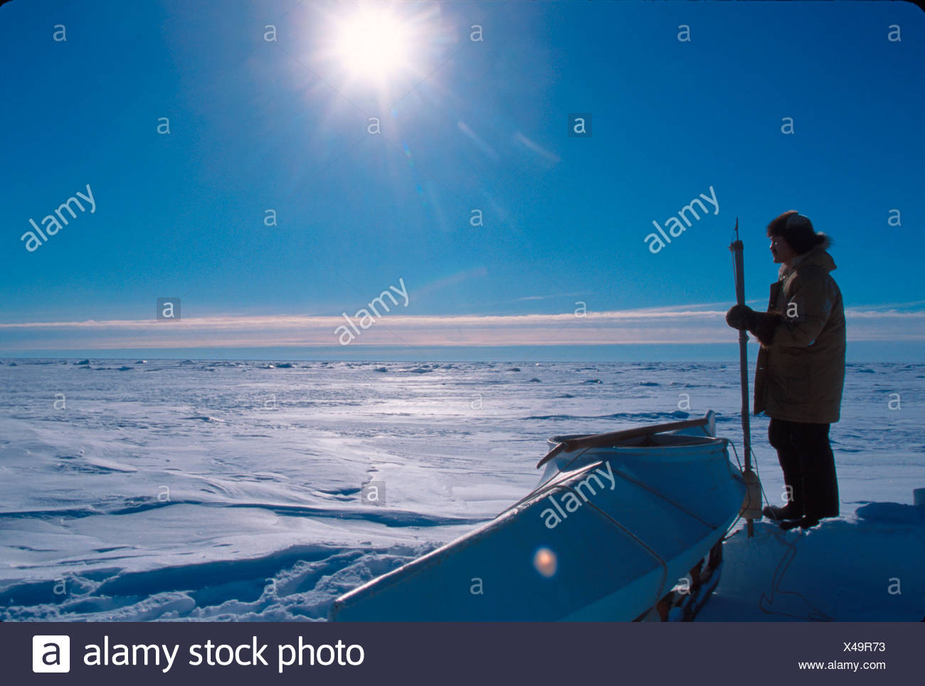Inuit Eskimo And Spear Stockfotos und -bilder Kaufen - Alamy