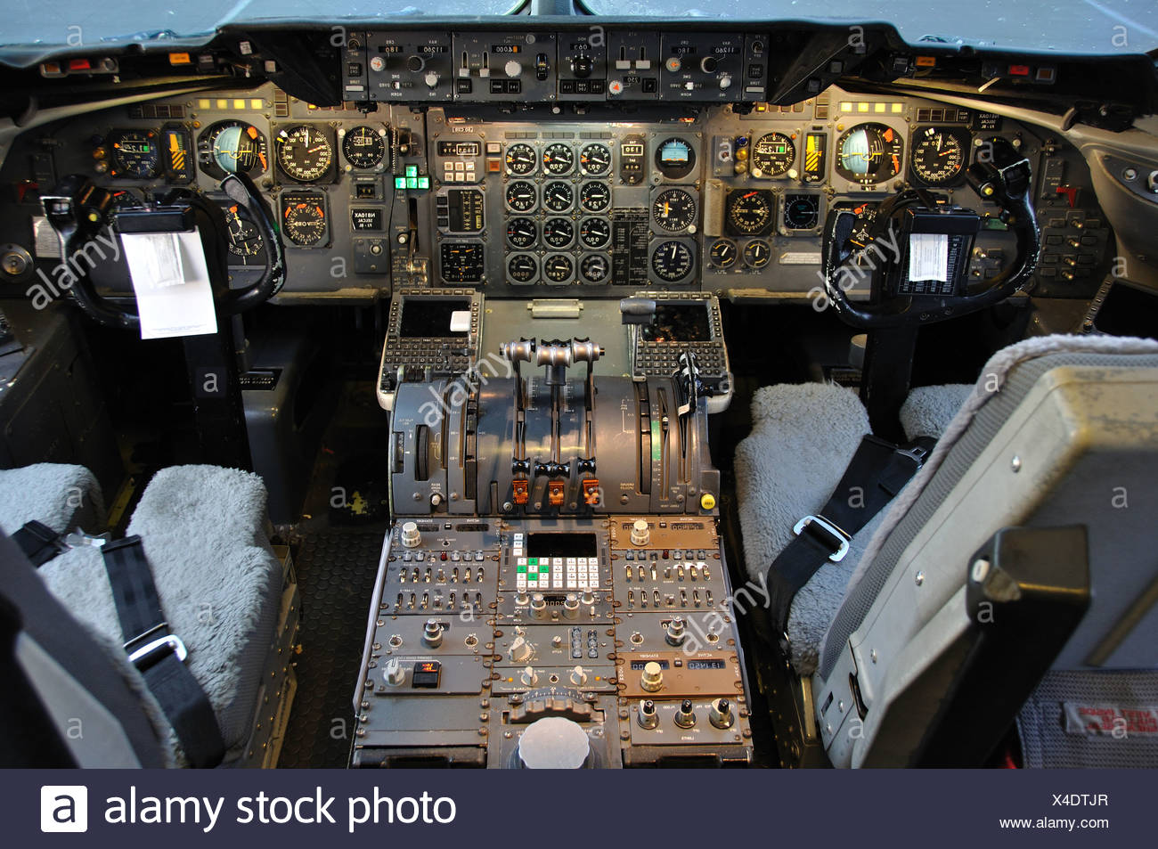 Dc 10 Cockpit Stockfotos und -bilder Kaufen - Alamy
