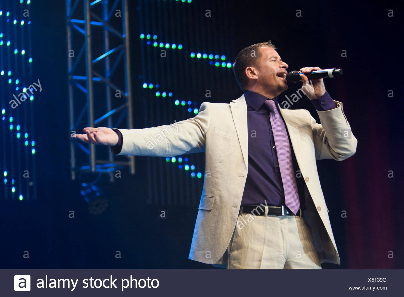 Neue Bindungen Stockfotos und -bilder Kaufen - Alamy