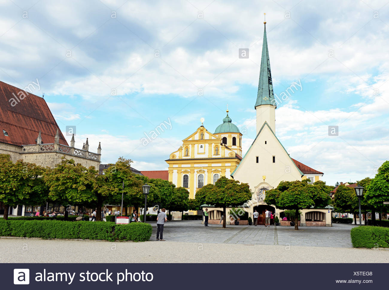 Deutschland Bayern Altoetting Kapellplatz Stockfotos & Deutschland ...