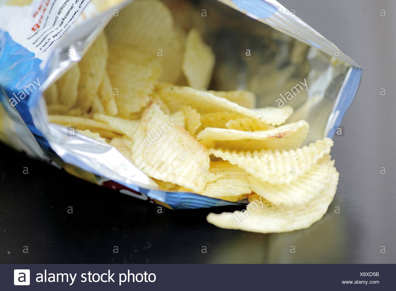 Offene Packung Chips Stockfotos und -bilder Kaufen - Alamy