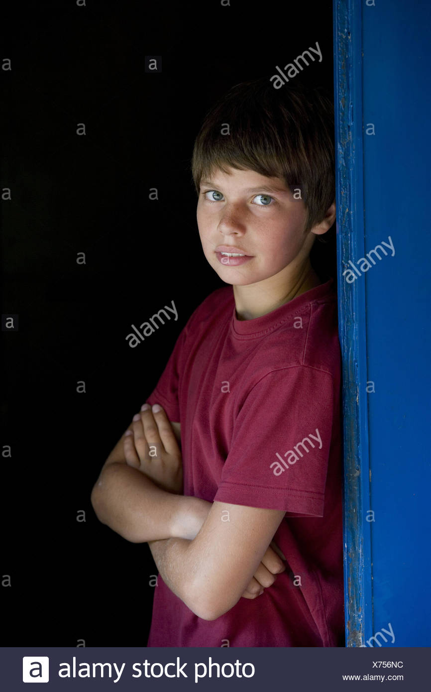 Braunhaariger Junge Stockfotos und -bilder Kaufen - Alamy