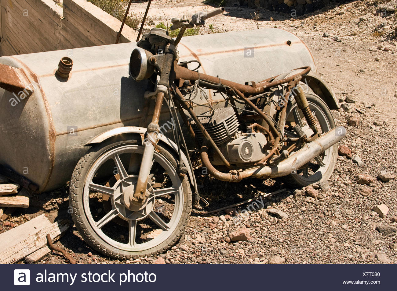 Motorcycle Scrapyard Stockfotos und -bilder Kaufen - Alamy