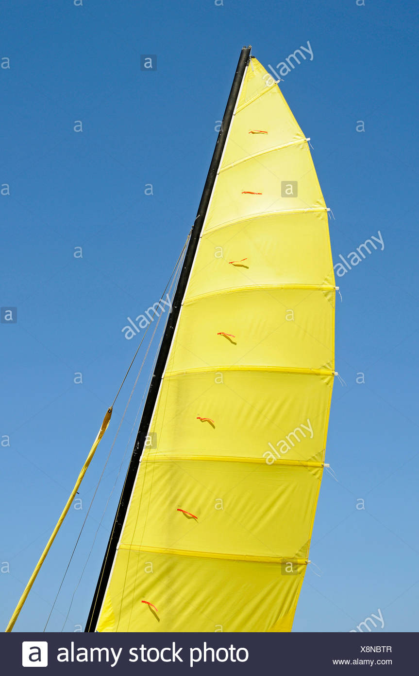 Gelbes Segel Stockfotos und -bilder Kaufen - Alamy