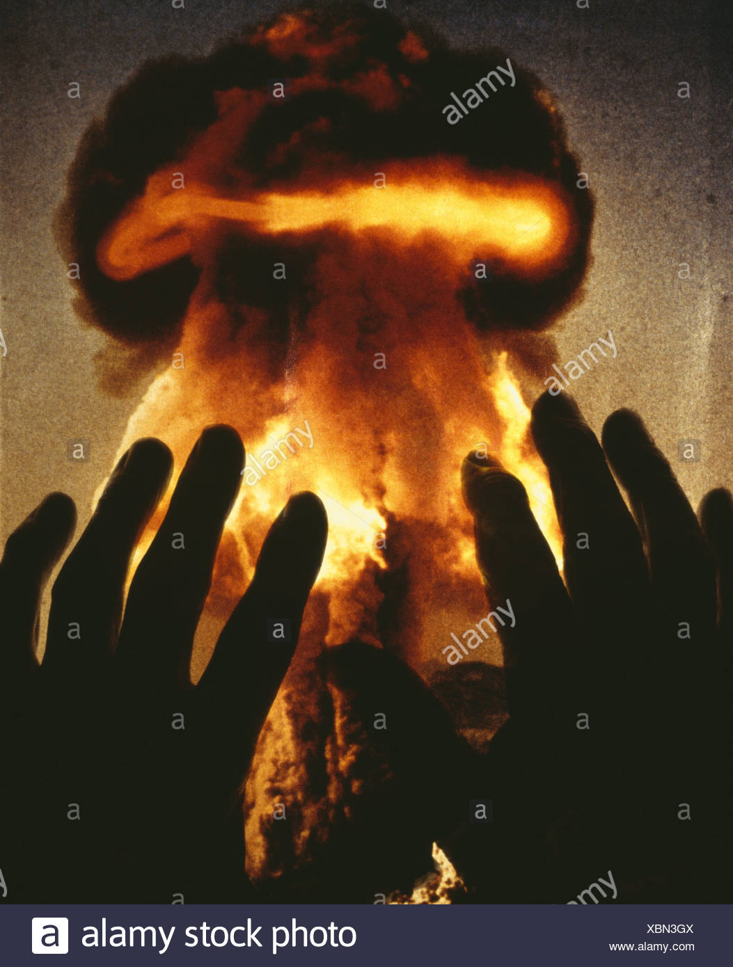 Atom Bomb Explosion Stockfotos und -bilder Kaufen - Alamy