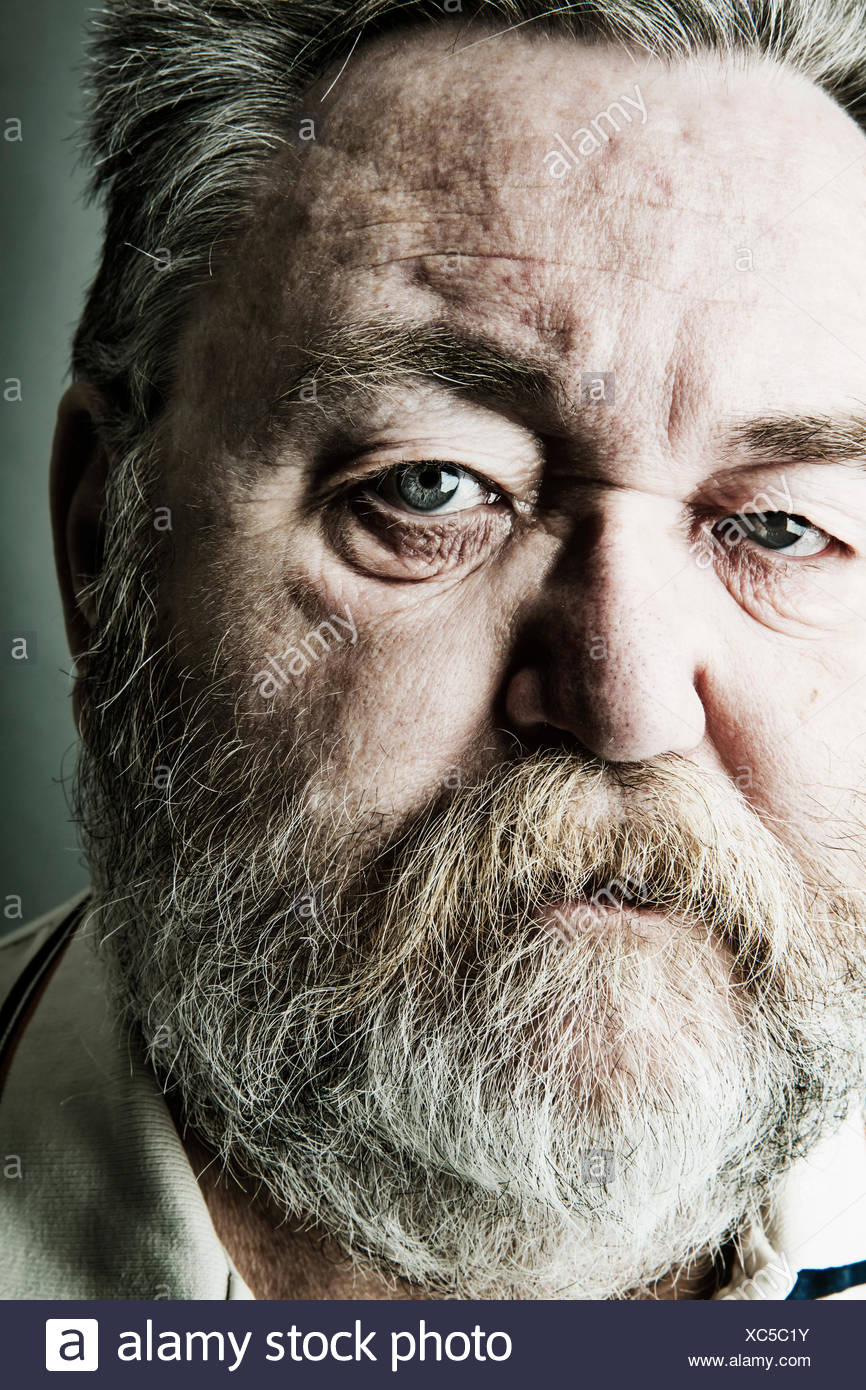 Alter Mann Mit Bart Stockfotos & Alter Mann Mit Bart Bilder - Alamy
