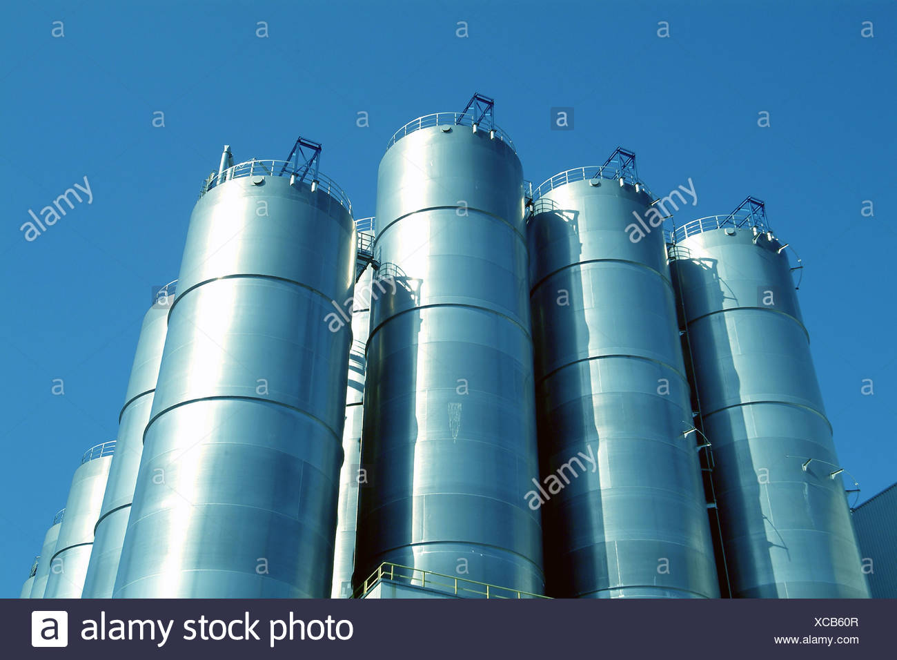 Bp Storage Tanks Stockfotos und -bilder Kaufen - Alamy