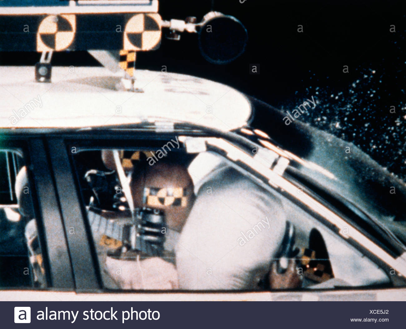 Crashtest Airbag Stockfotos und -bilder Kaufen - Alamy