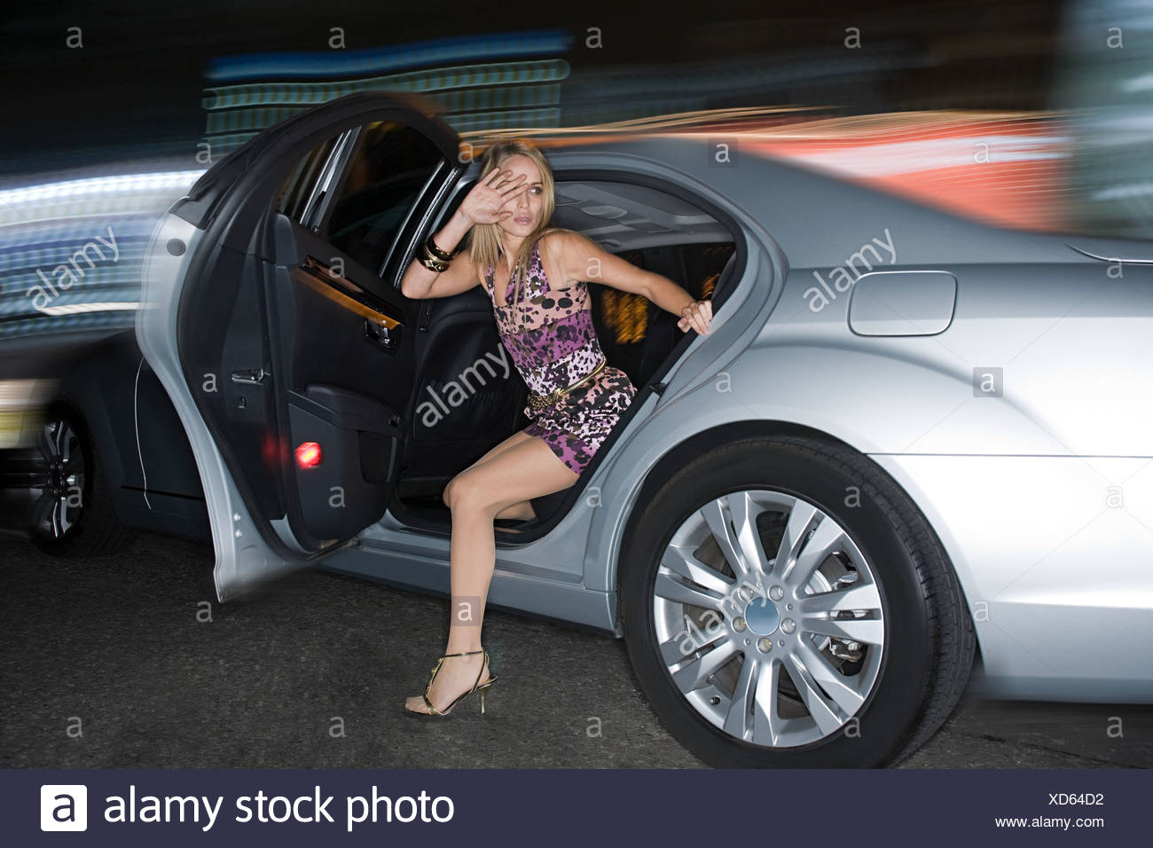 Aus Dem Auto Steigen Stockfotos und -bilder Kaufen - Alamy