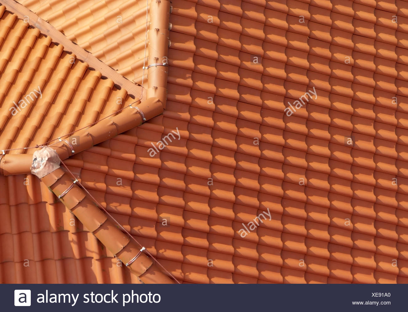 Dachfirst Fliesen Stockfotos und -bilder Kaufen - Alamy