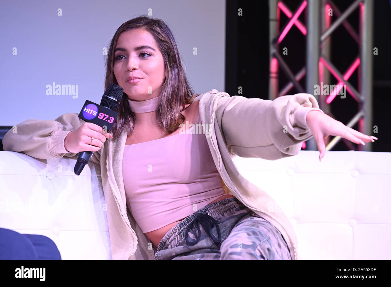 Isabela Merced Hits 97 3 Fotografías E Imágenes De Alta Resolución Alamy
