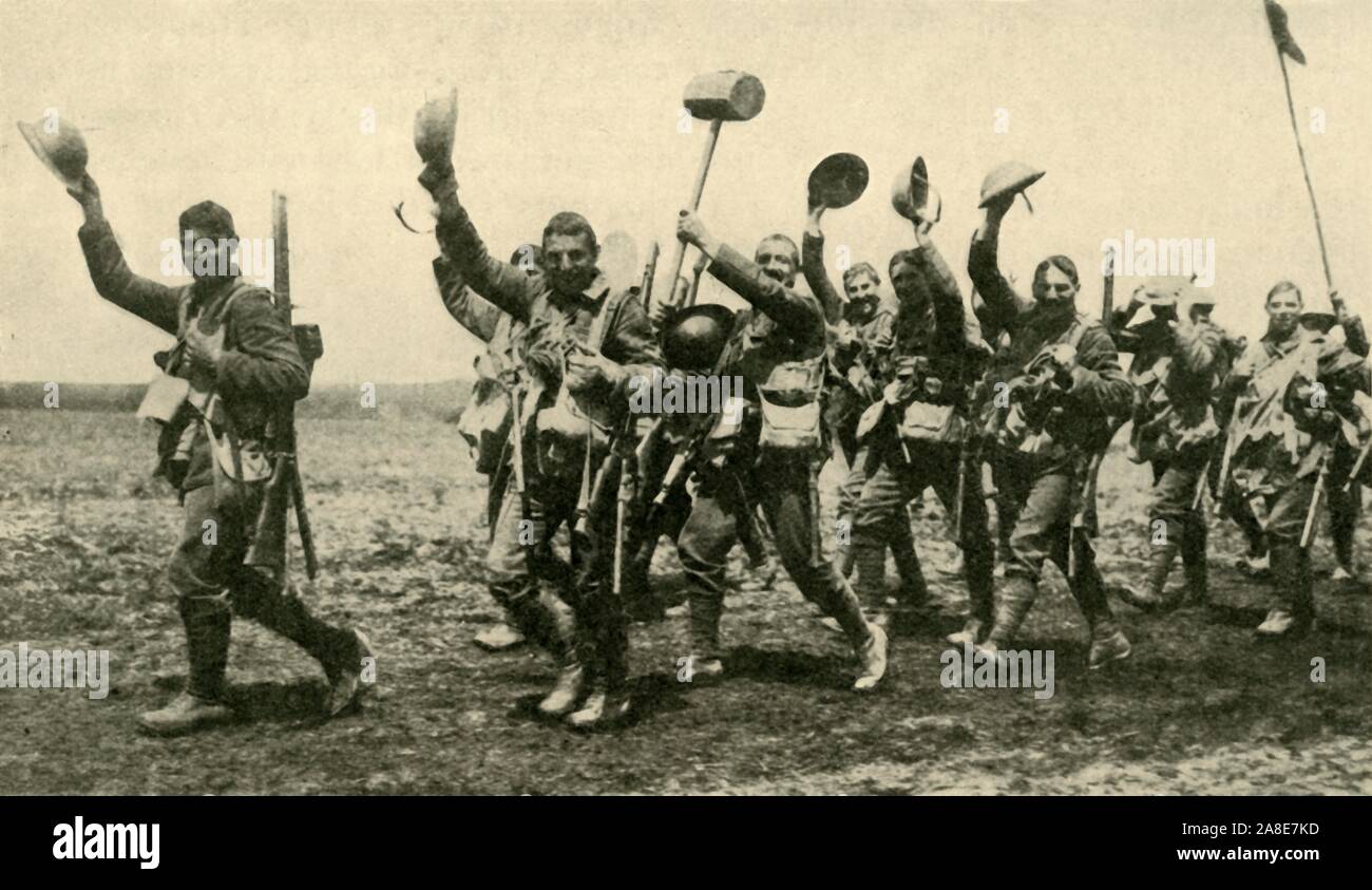 Soldados De La Primera Guerra Mundial Marchando