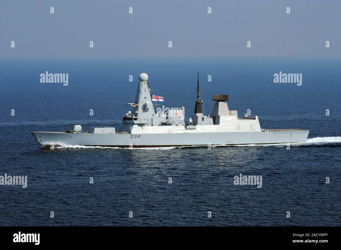HMS Diamond en el mar. Vista de la Royal Navy tipo 45 o clase audaz ...