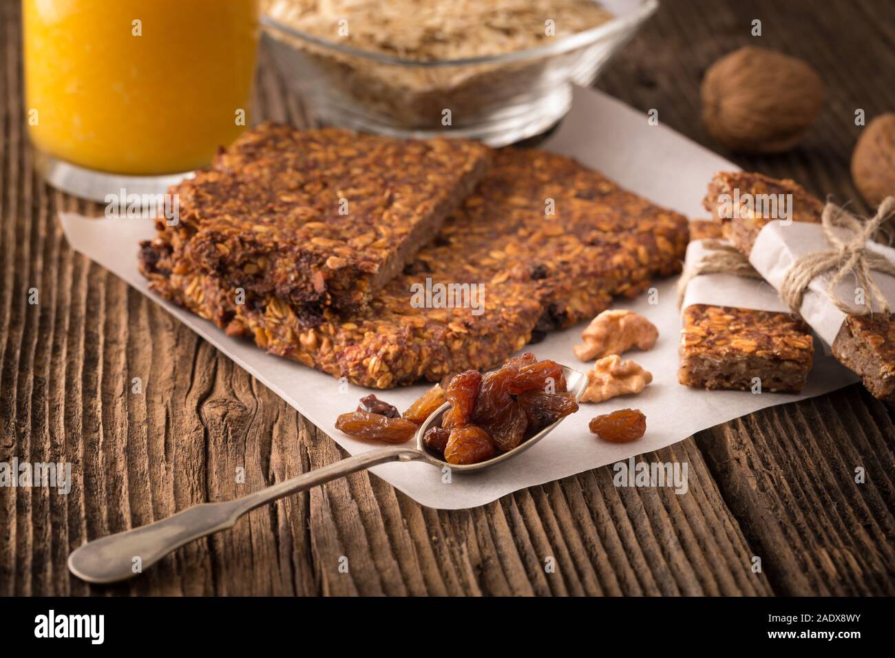 Las Barras De Cereales Con Pasas Y Nueces Nutrición Saludable Vegana