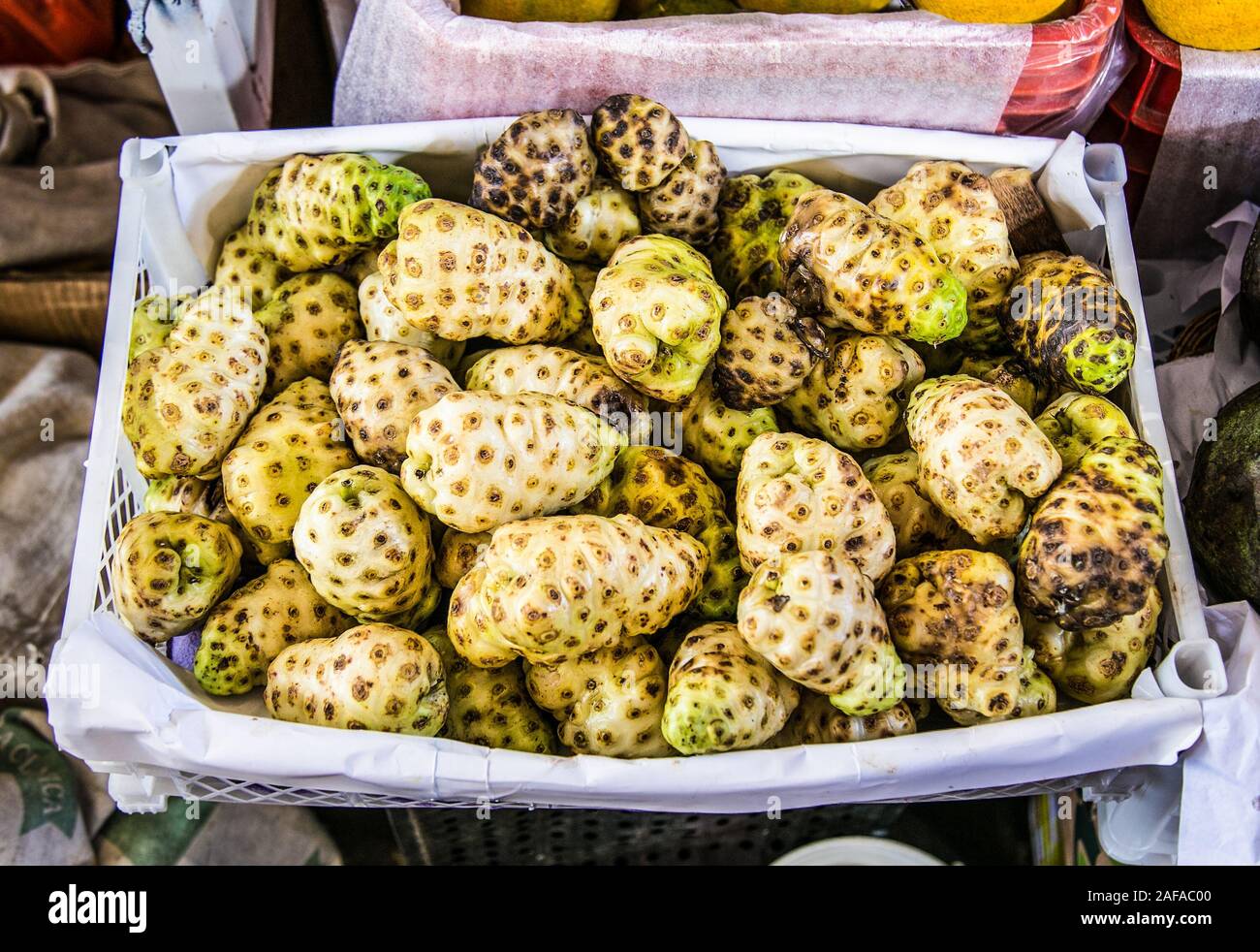 frutas-ex-ticas-para-vender-en-el-mercado-de-san-pedro-en-cusco-per