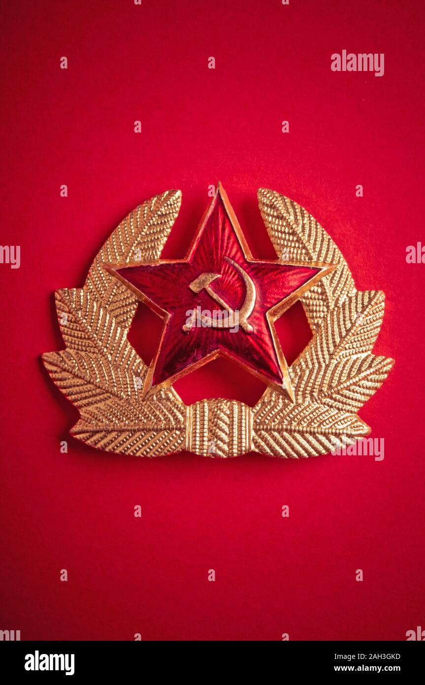 Estrella Comunista Con La Hoz Y El Martillo Y Los Símbolos De La Urss