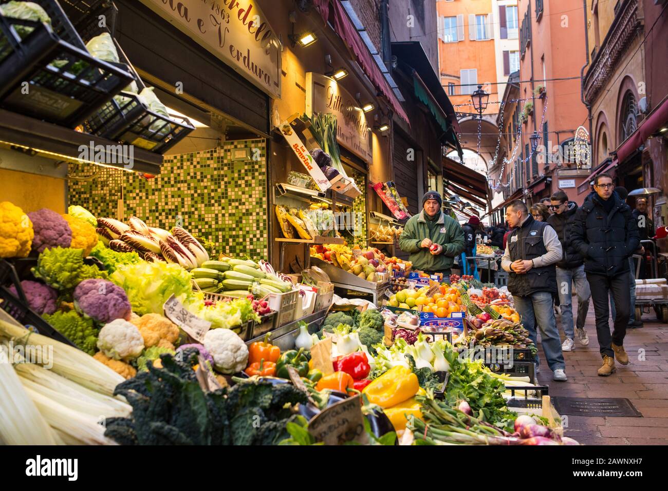 Tiendas de comida tradicional fotografías e imágenes de alta resolución ...