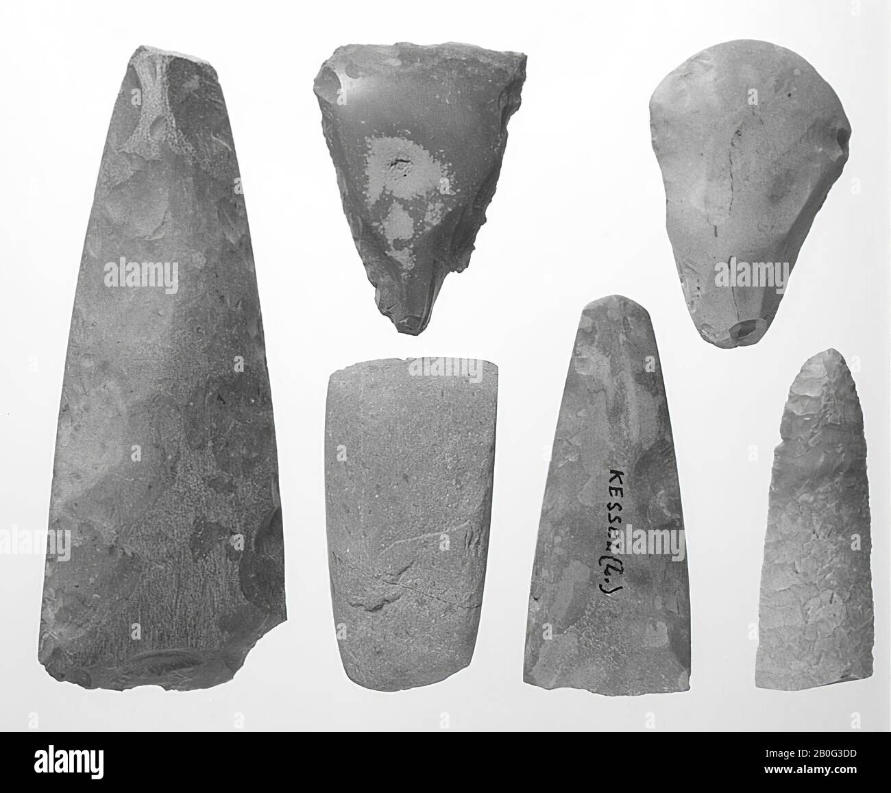 hacha de piedra pulida, hacha, piedra, piedra, piedra, 7.7 x 5.6 cm ... hacha de piedra pulida, hacha, piedra, piedra, piedra, 7.7 x 5.6 cm ...