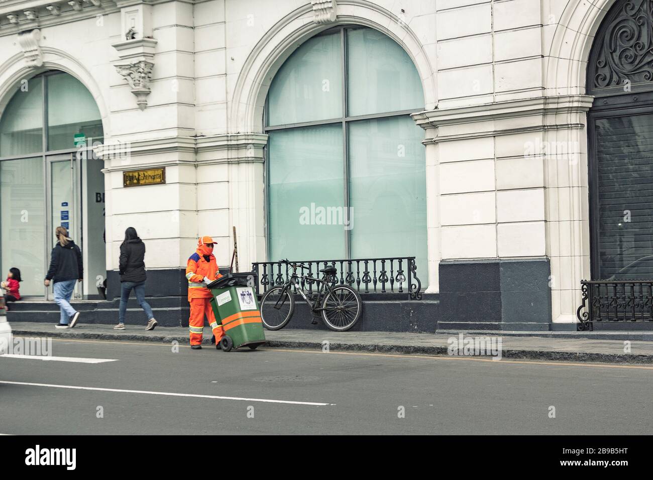 Lima, Perú - 23 de enero de 2020: Centro calle Lima, turismo en las ...