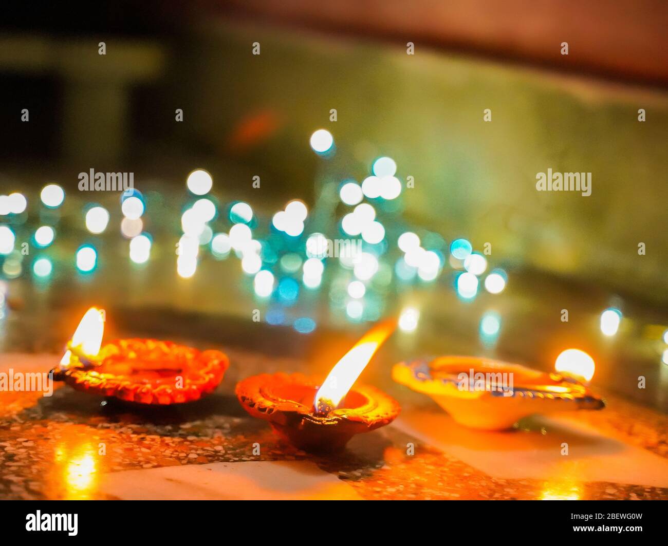 Uno De Los Festivales Más Populares Del Hinduismo Diwali Simboliza Lo