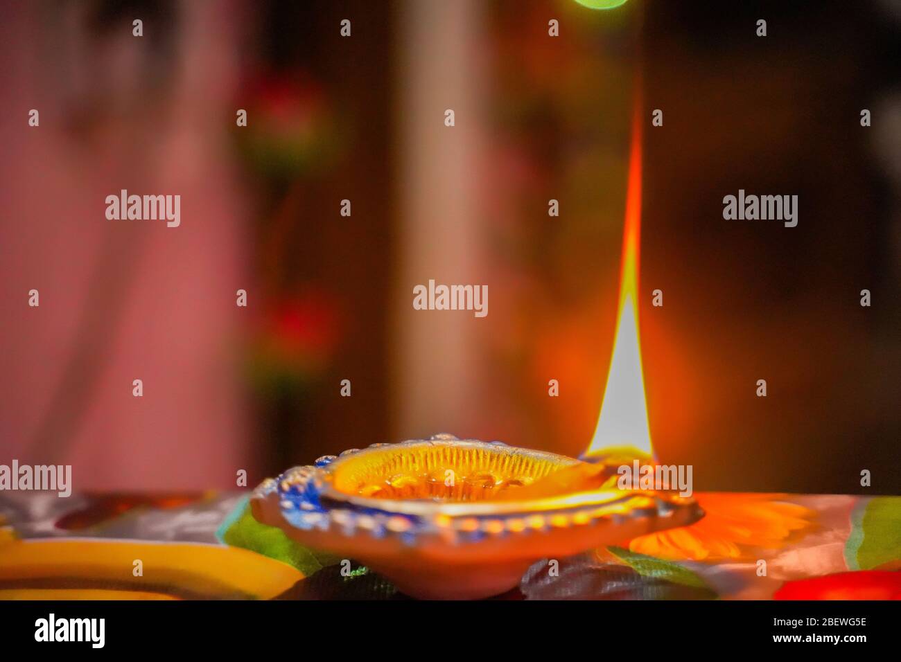 Uno De Los Festivales Más Populares Del Hinduismo Diwali Simboliza Lo