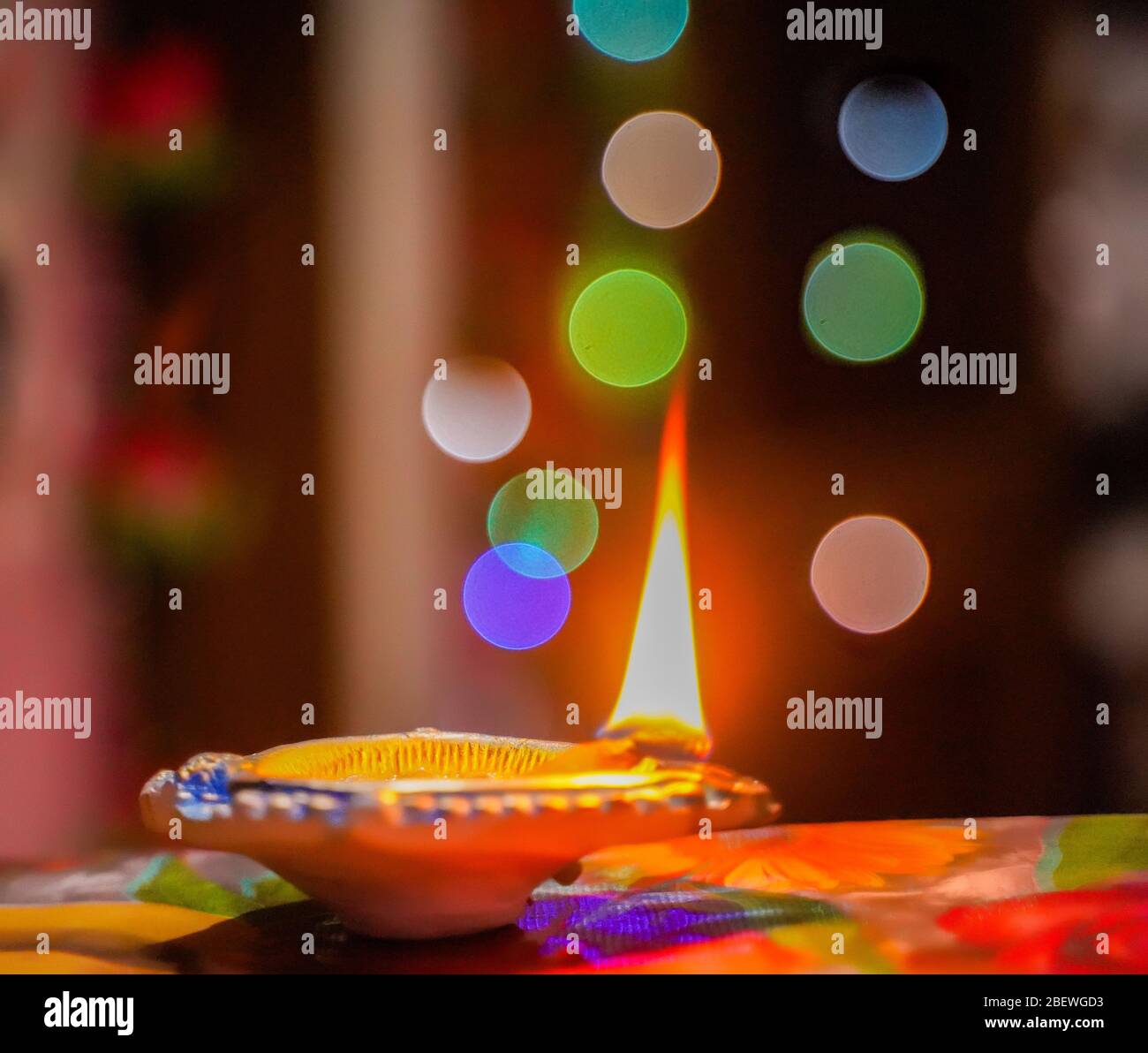 Uno De Los Festivales Más Populares Del Hinduismo Diwali Simboliza Lo