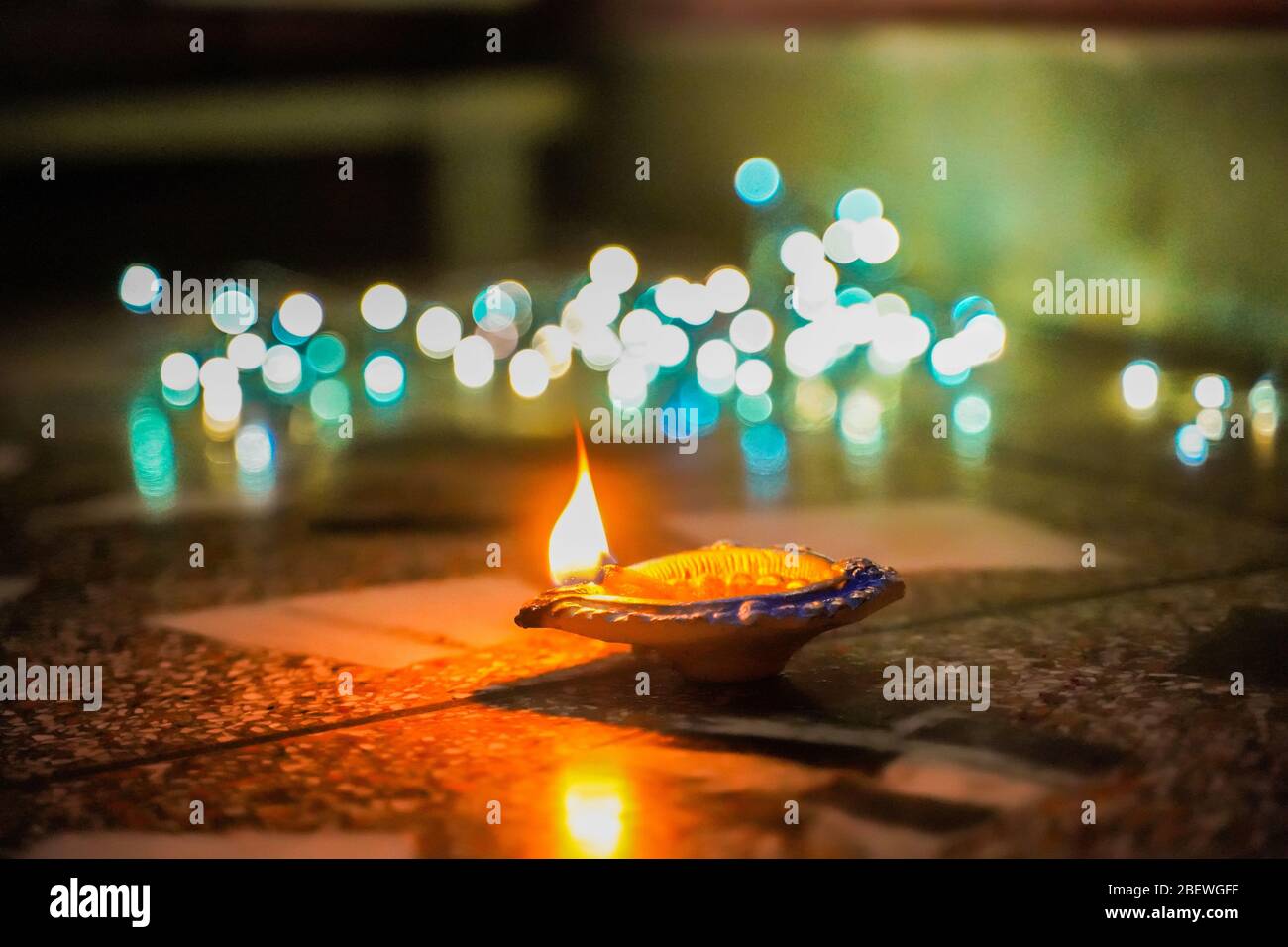 Uno De Los Festivales Más Populares Del Hinduismo Diwali Simboliza Lo