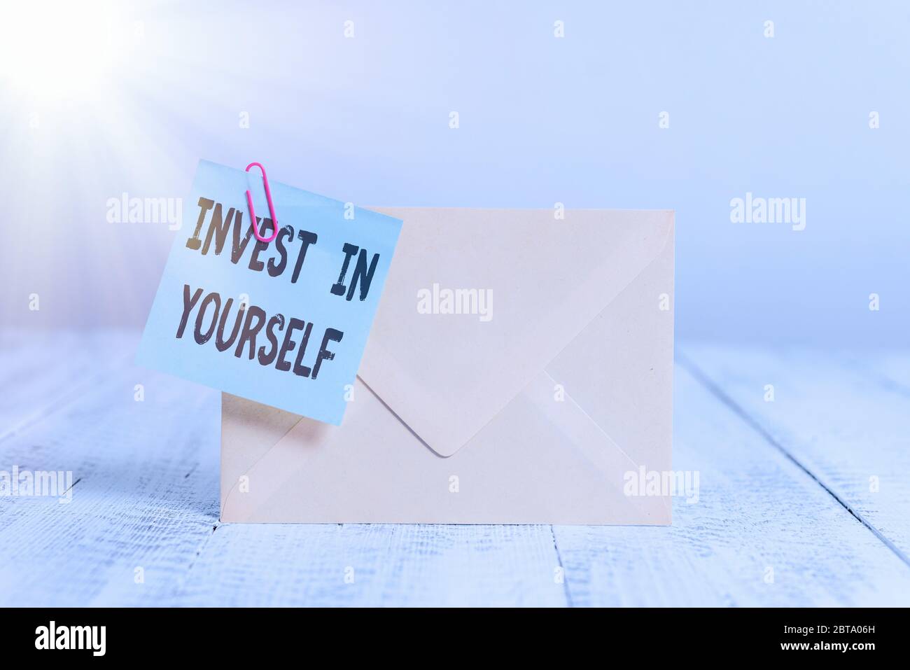 Signo de texto que muestra invertir en ti mismo. Texto de la foto del ... Signo de texto que muestra invertir en ti mismo. Texto de la foto del ...