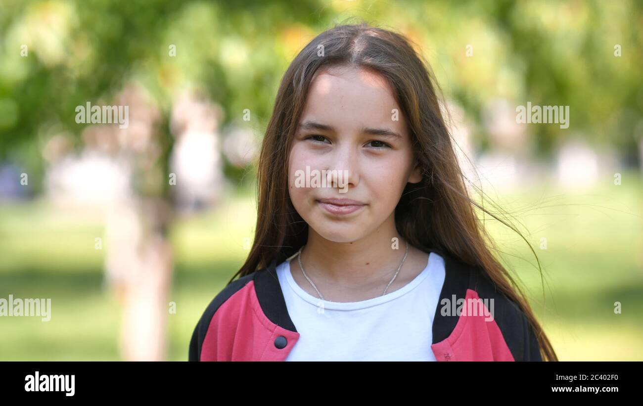 Niña Bonita De 11 Años Fotografías E Imágenes De Alta Resolución