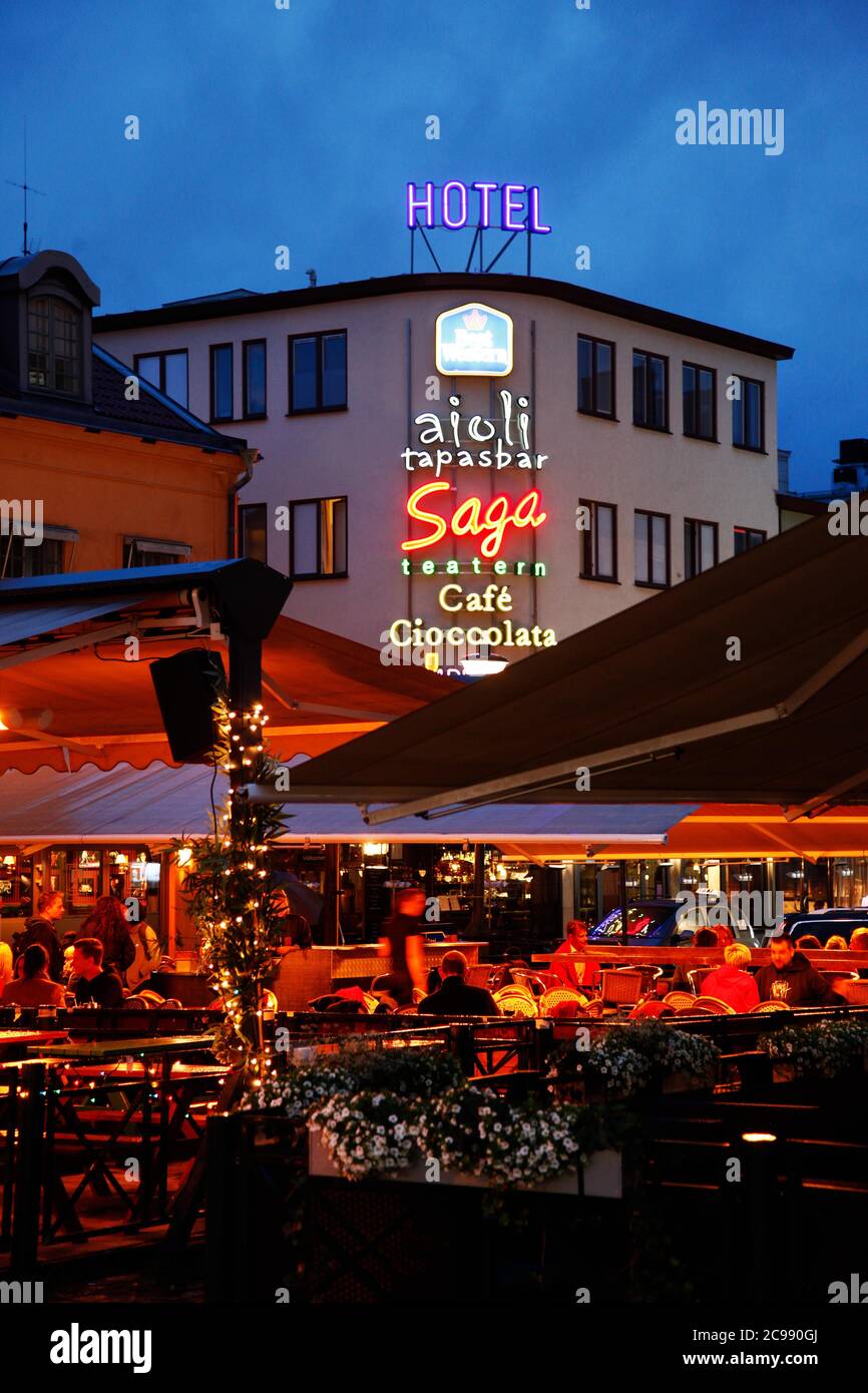 La ciudad de Linköping. Stora Torget, Filbytertorget, con la estatua de ...