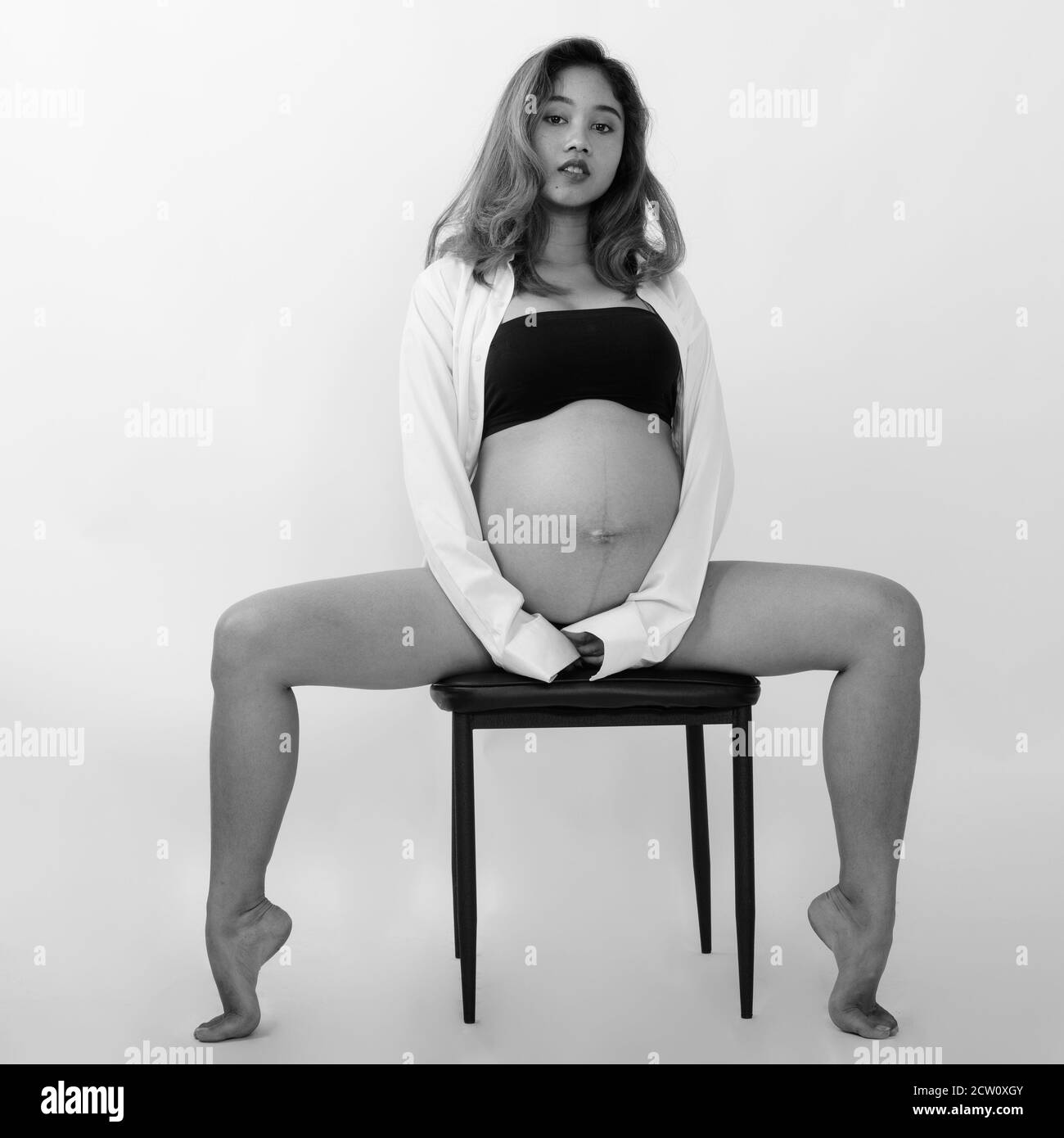 Piernas Abiertas Mujer Fotografías E Imágenes De Alta Resolución Alamy