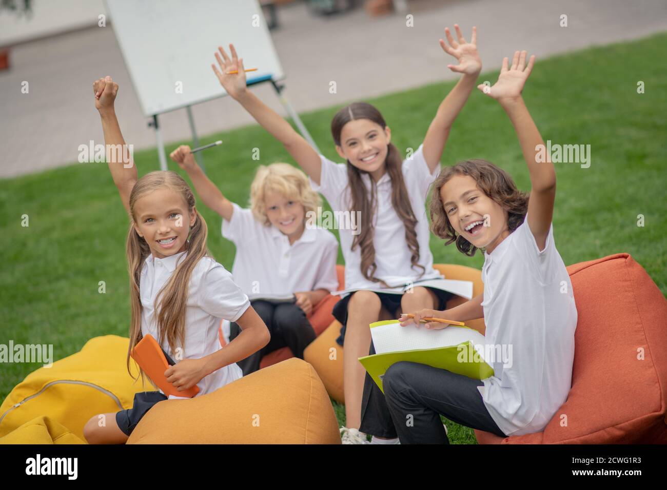 Bolsas De Niños Para La Escuela Fotografías E Imágenes De Alta