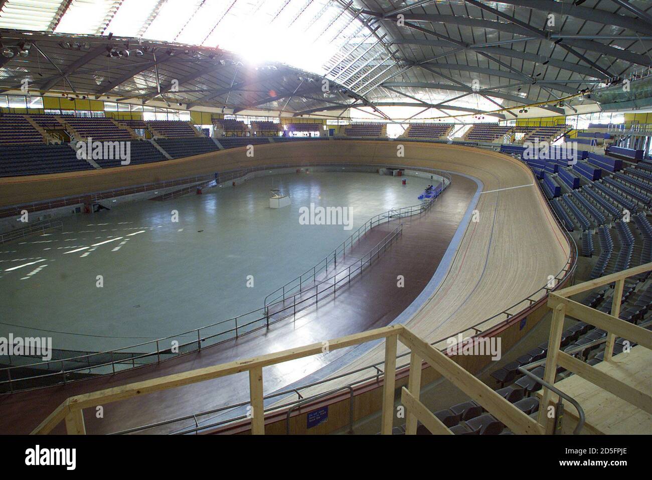 La imagen muestra el interior del velódromo Dunc Grey para la ...