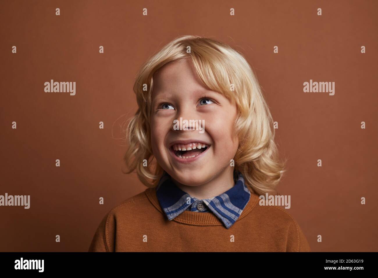 Niños Rubios Con Ojos Asules Fotografías E Imágenes De Alta Resolución
