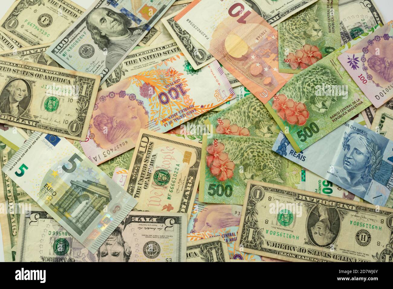 Billetes El Peso Argentino El Euro El Brasil Real Y Los D lares Billetes El Peso Argentino El Euro El Brasil Real Y Los D lares