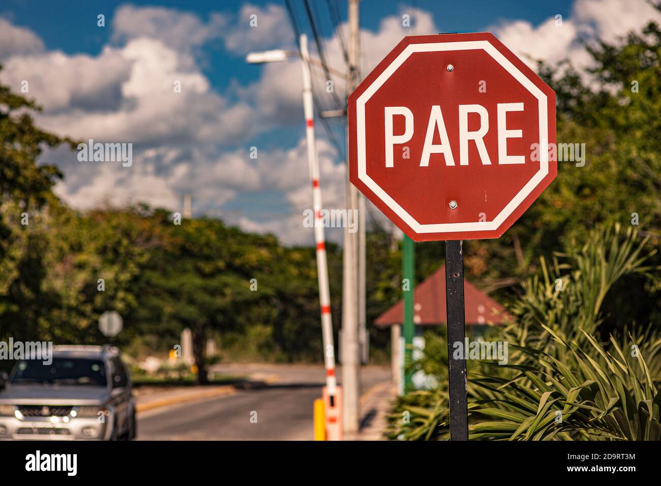 Signo pare fotografías e imágenes de alta resolución - Alamy
