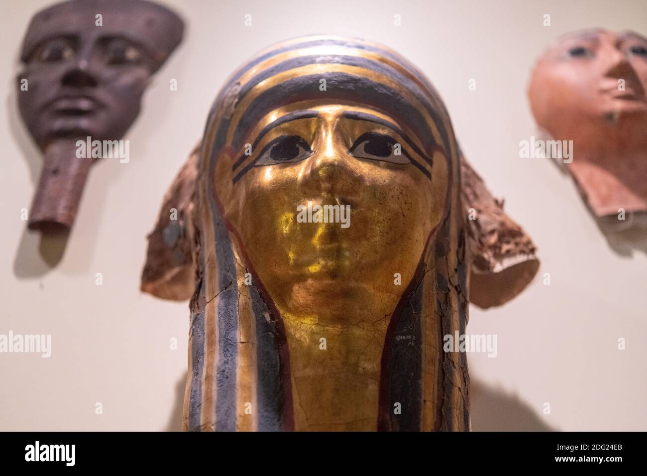 Máscara de momia egipcia antigua fotografías e imágenes de alta ...