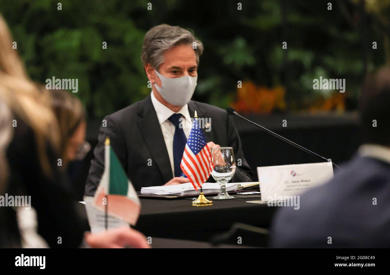 El Secretario De Estado De Los Estados Unidos Antony Blinken Asiste A