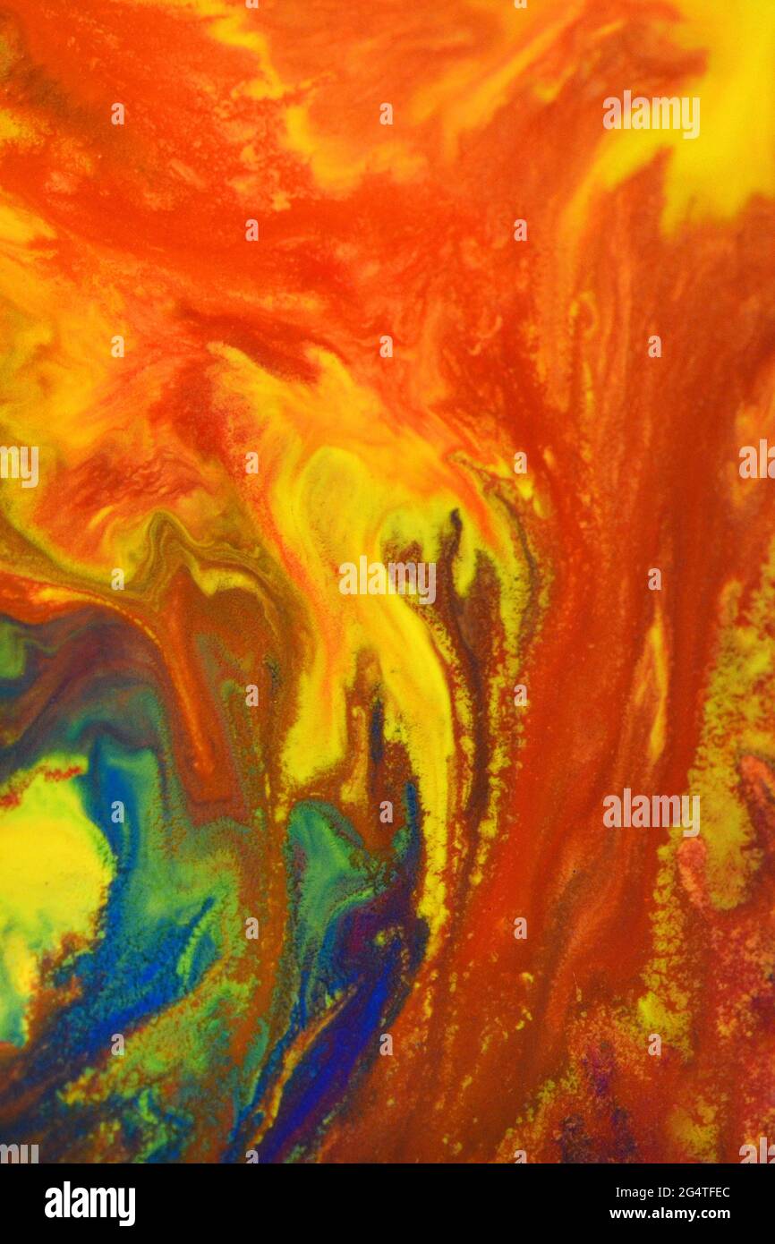 Fluido Amarillo Fotos e Imágenes de stock - Alamy